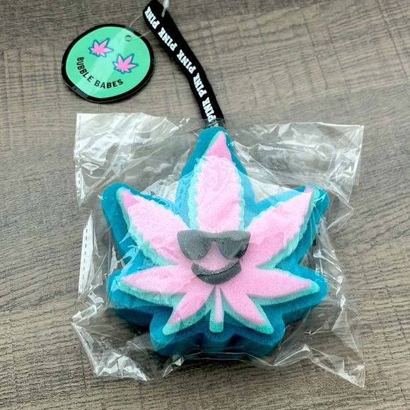 PINK Victoria's Secret | Bath & Body | Pink Bubble Babes Loofah | Poshmark